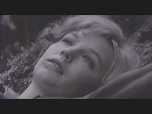 Тишина. Алексей Марсаков (Аллод).
Музыка и Слова - Л. Гуров ( ВИА "Ариэль")