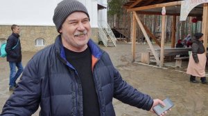 Почему я приезжаю в этот монастырь? Два монаха.