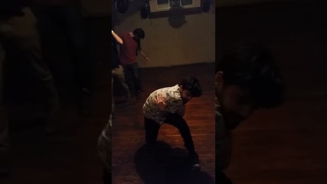 Frame's Amazing Break Dancing...