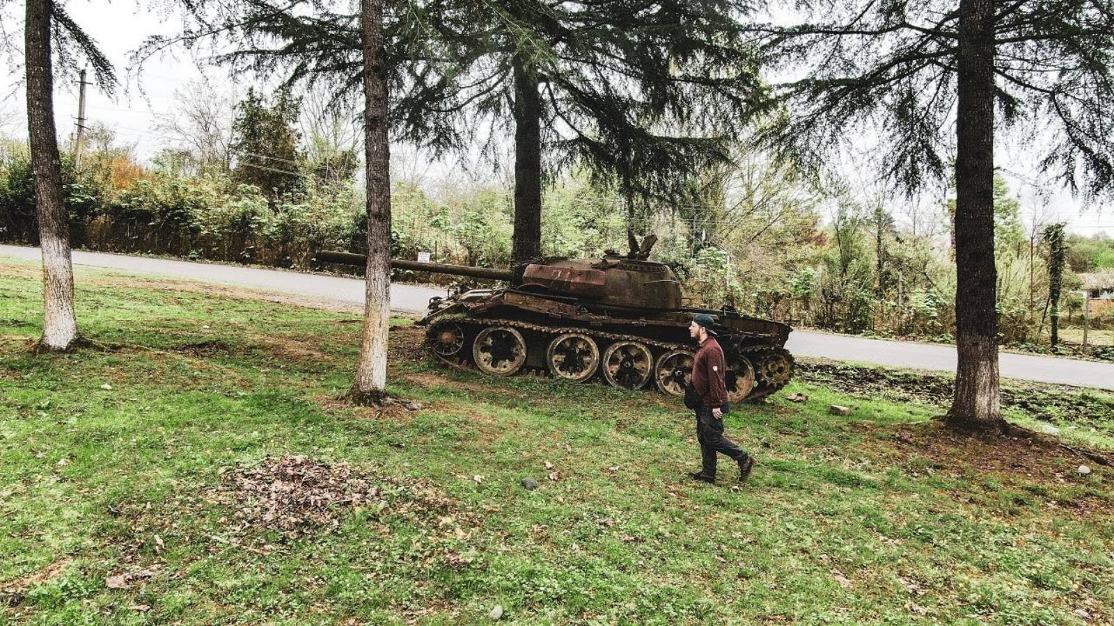 На пути в Ткуарчал. Самый андеграундный рынок