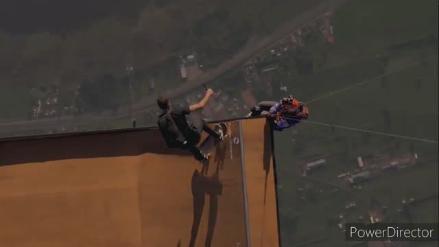 Уникальное видео скейтбординга в небе