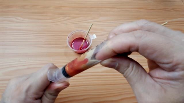 А зачем вазелин при работе с эпоксидной смолой, вы узнаете в этом видео. Украшение из эпоксидной смо