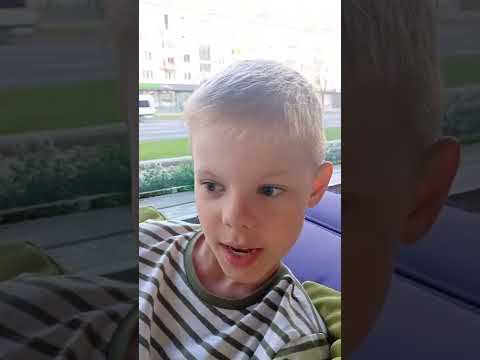 Федор кушает пиццу на пр.Независимости, г.Минск. Тест на заполнение желудка