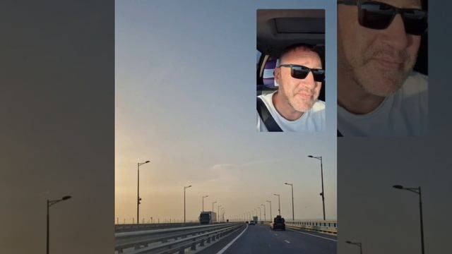 Мужчина заснял эшелон военной техники, направляющейся в Крым