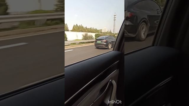 Китай. Шанхай из окна автомобиля