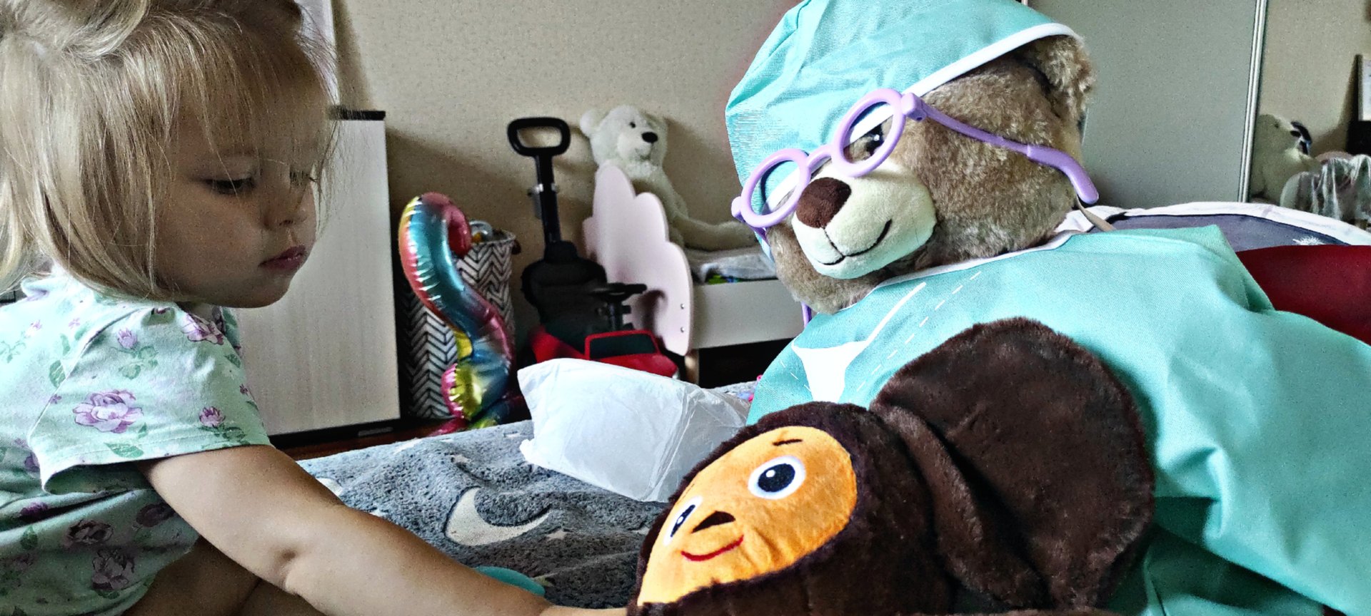 У Чебурашки болят уши | На приёме у доктора Ксюши