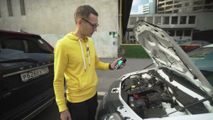 "Силиконовый воск" для клемм аккумулятора. AcademeG показывает, как защитить