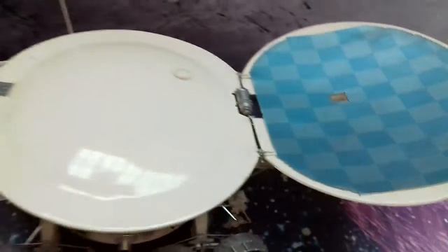 Первый спутник земли и Луноход СССР