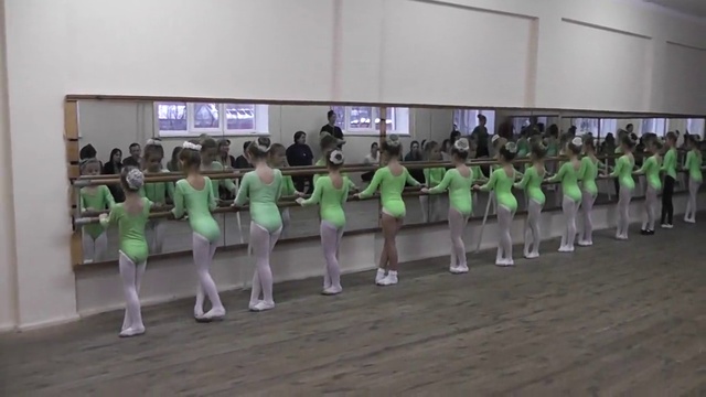 Открытый урок 2 класс ДШИ №1 хореограф Ирина Маслюк 12-27-2016_172057