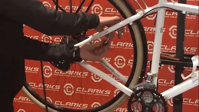 Установка и укорачивание МТБ цепи используя замок _ Fitting a chain using split link.mp4