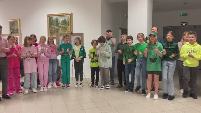 Флешмоб пятиклассников «Цвет настроения – весна»