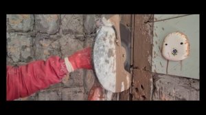 Алмазная резка оконного проёма в стене из кирпича