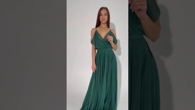 Платье на выпускной в самом трендовом оттенке
