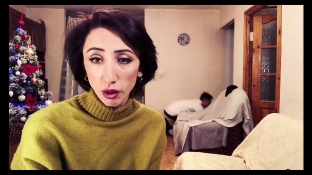 мать и подарок