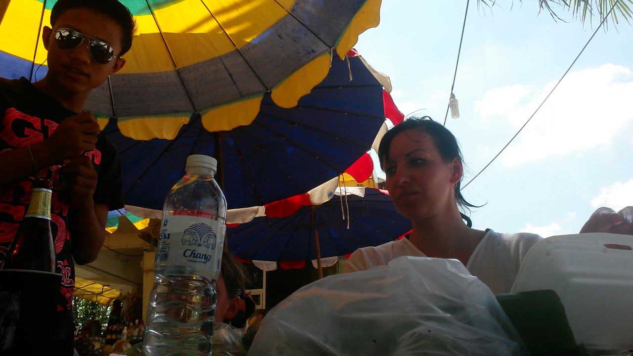 Пхукет,пляж, кафе в г.Патонг Тайланд о.Пхукет