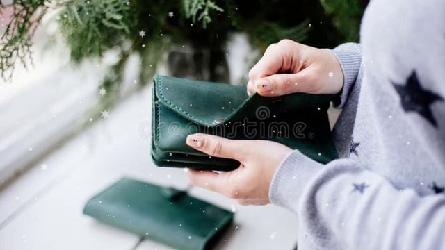 Денежный ритуал 14 декабря. Как зарядить пустой кошелек энергией.