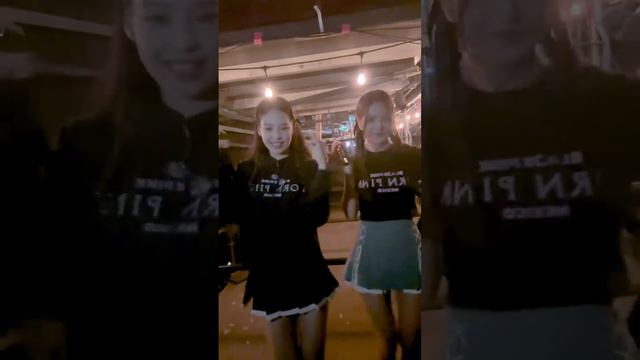 #JISOO and #JENNIE #JISOO_FLOWER#ME #BLACKPINK #FLOWERchal