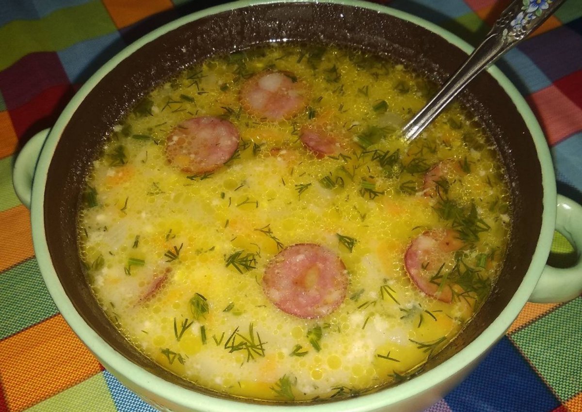 Домашняя еда. ГОРОХОВЫЙ СУП С ОХОТНИЧЬИМИ КОЛБАСКАМИ.
