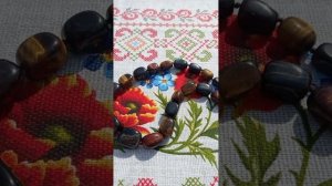 Колье из тигрового, бычьего и соколиного глаза