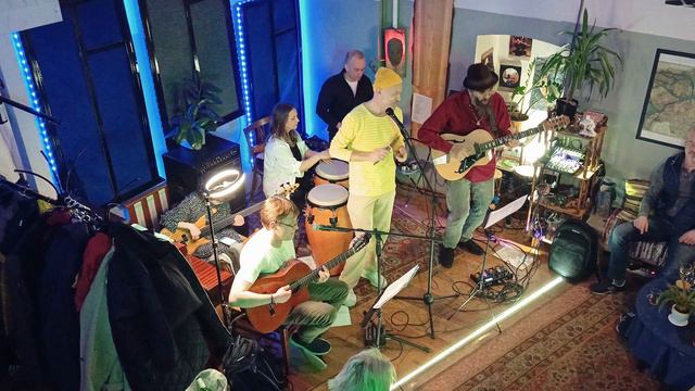 13. Счастье / LOO4SHIY и OJO ROJO