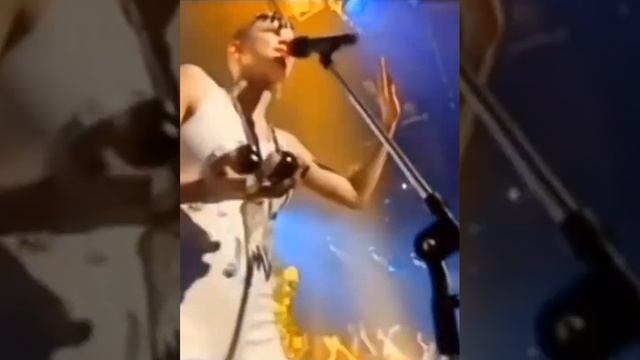 ?Когда дырка в кармане у мужика ?...