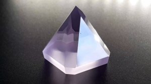 59.5 Ct YAG garnet Vastu Feng Shui pyramid - пирамида Васту Фен-Шуй