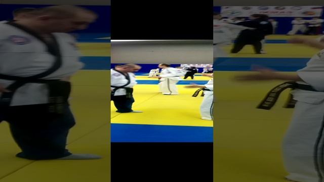 16 варинты защиты от попытки захвата за плечи