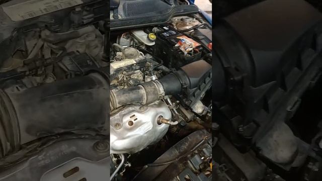Infinity Q30 2.0t | New model oil filter location | #short | #Europenandasiancarservice