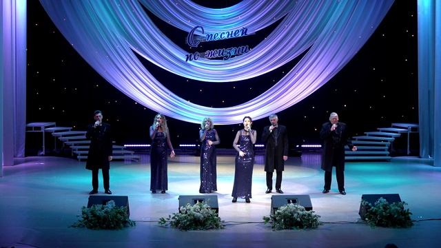 "Журавли" - поёт Юлия Маевская (ансамбль "Менестрели").