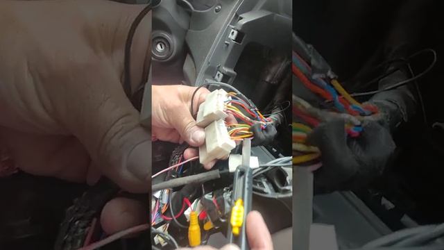 HIUNDAY ACCENT 2014 A 2017 CONEXIÓN MANDOS AL VOLANTE