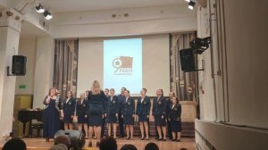 "Ах, эти тучи в голубом", "Катюша", "День Победы".