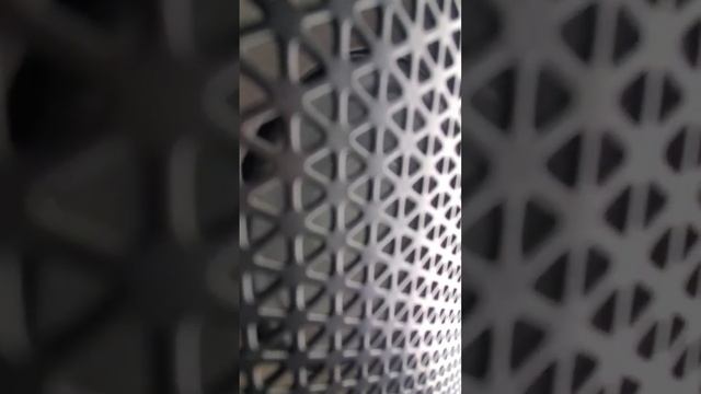 JBL partybox 100 Bass Test (sorry for bad light) also kept cutting out