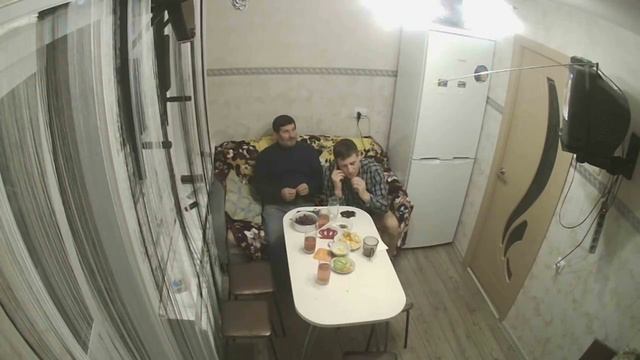 2017.11.28  (3/4)  Сидим дед  и М. после застолья ДР.