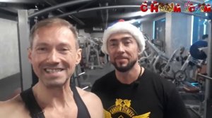 САМЫЙ СПОРТИВНЫЙ ДЕД МОРОЗ / НОВОГОДНЕЕ ПОЗДРАВЛЕНИЕ ФИТНЕC ТРЕНЕРА / СЪЕМКА СКРЫТОЙ КАМЕРОЙ