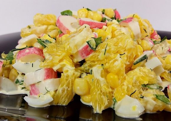 Салат с апельсинами.