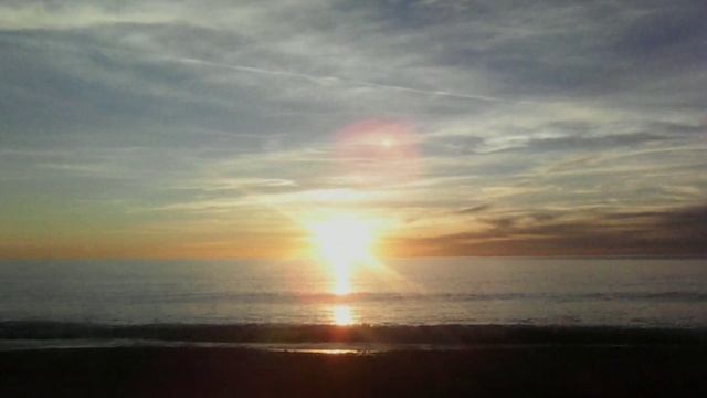 Закаты на берегу Черного моря осенью