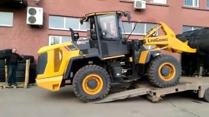 Сгружаем погрузчик LiuGong CLG 835H с удлинённой стрелой!.mp4