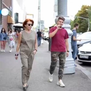 Все бабушки, как бабушки