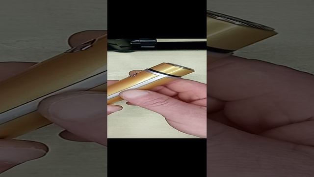 Компактная электробритва.