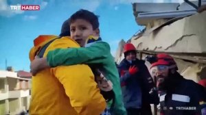 ! ЗЕМЛЕТРЯСЕНИЕ Турция СЕЙЧАС, ЧУДОВИЩНЫЕ Кадры, Спасение ДЕТЕЙ #turkey #news #турция #землетрясени