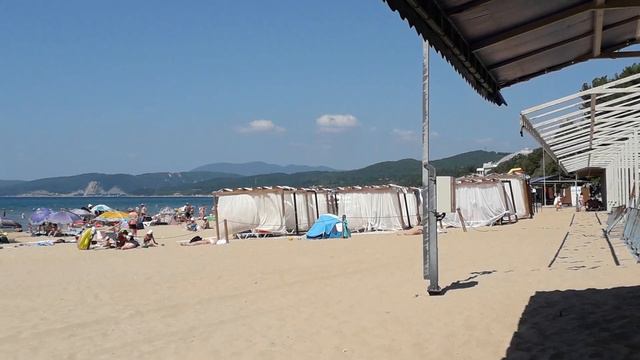 Куда поехать отдохнуть. Чёрное море, вода +27, чистейшая, спокойная. Бархатный сезон, полный релакс.