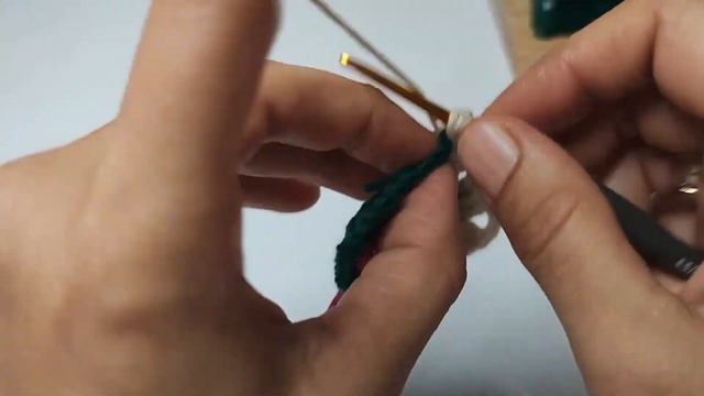 How to Crochet a Versatile Granny Square | Easy DIY Tutorial | Step-by-Step for Beginners ...