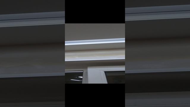 Натяжной потолок с световыми линиями которые меняют яркость
