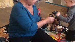 Ксения Собчак показала, как ее мать Людмила Нарусова играет с 2-летним внуком